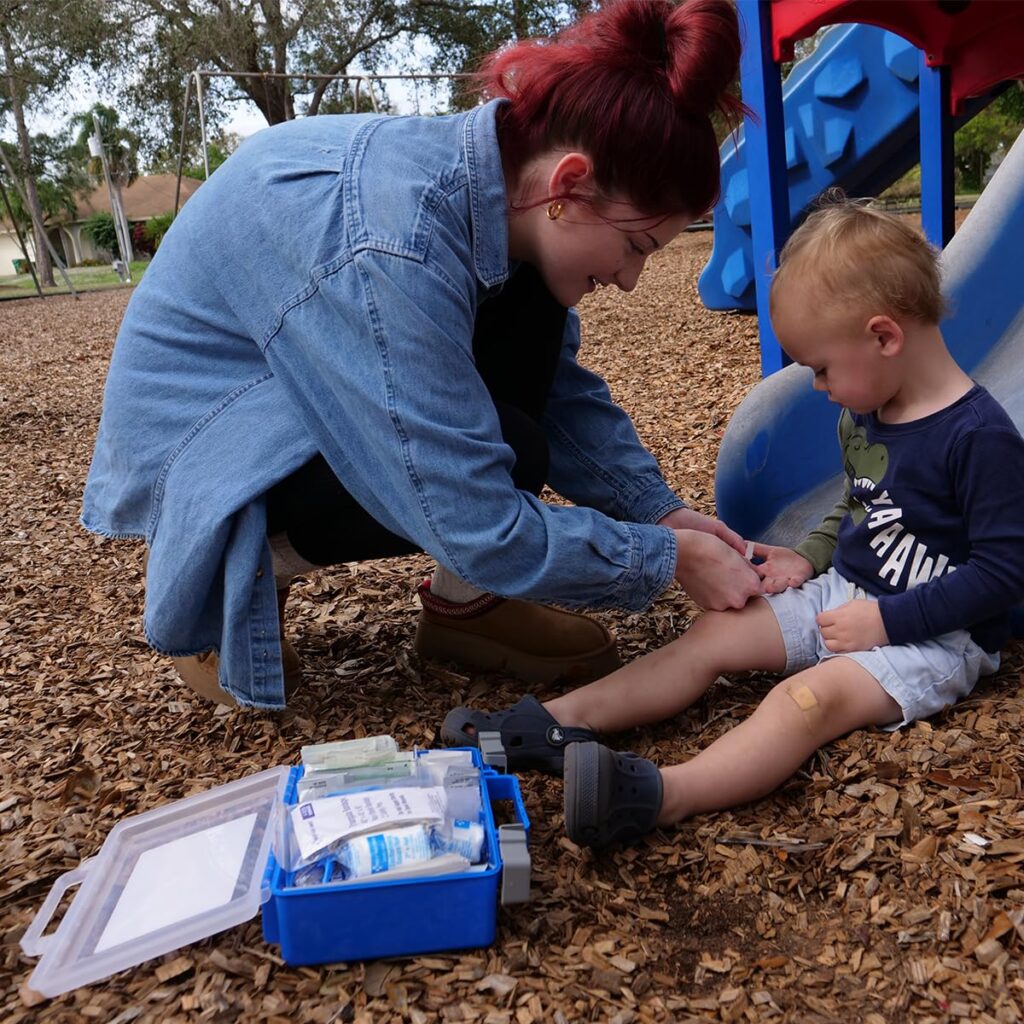 First Aid Kit - 260 Pieces (OSHA-Compliant) - Prudential Alarm ...